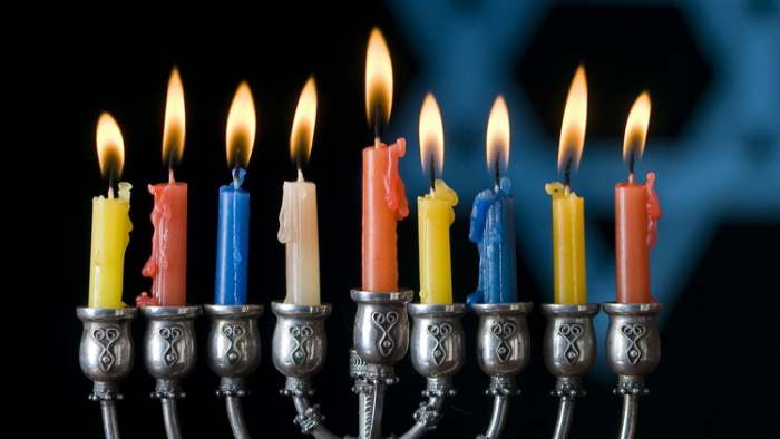 Jevrejska Hanuka - Pripaljena je prva sveća za Hanuku