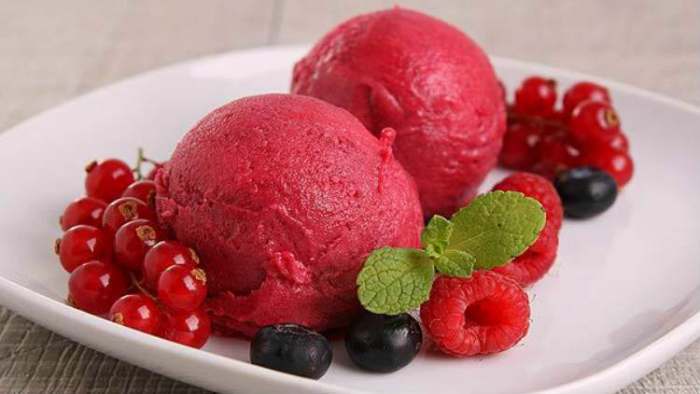 Sladoled sa šumskim voćem i bananama (posno i za dijabetičare)